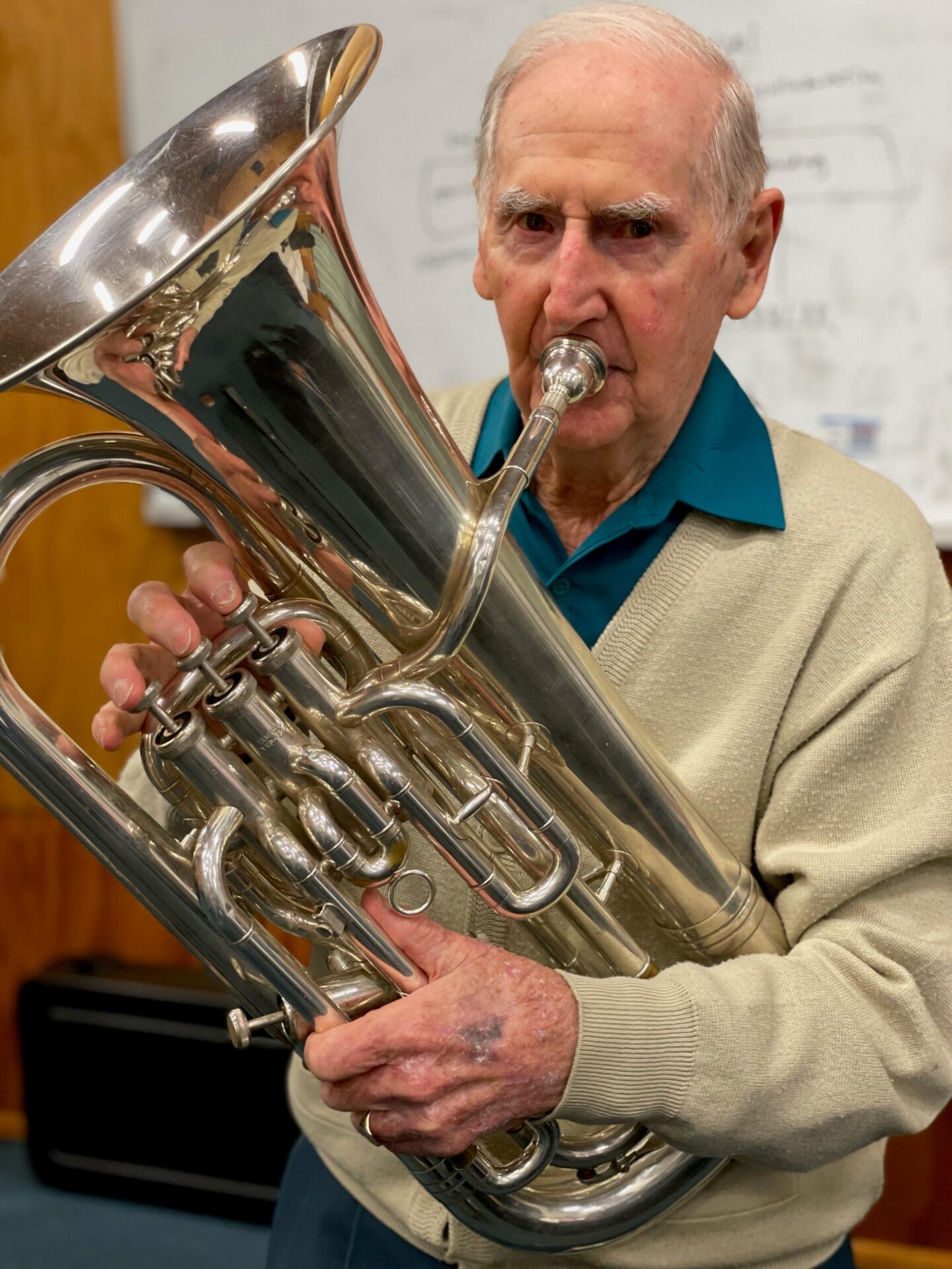 Gold Coast music man still in tune with his passion - Australian ...